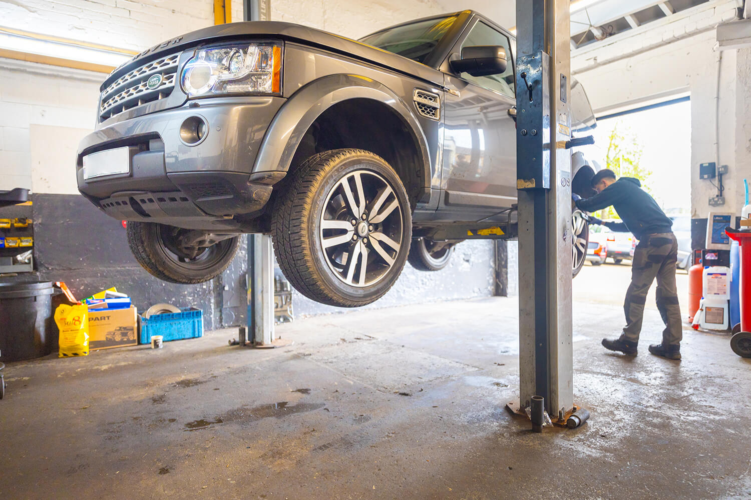 Homepage | Parkside Garages | Land Rover & Jaguar Specialist