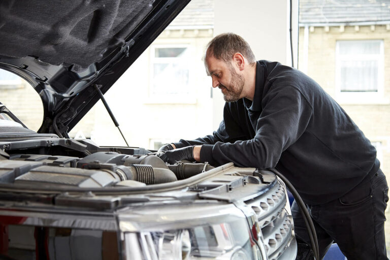 Homepage | Parkside Garages | Land Rover & Jaguar Specialist