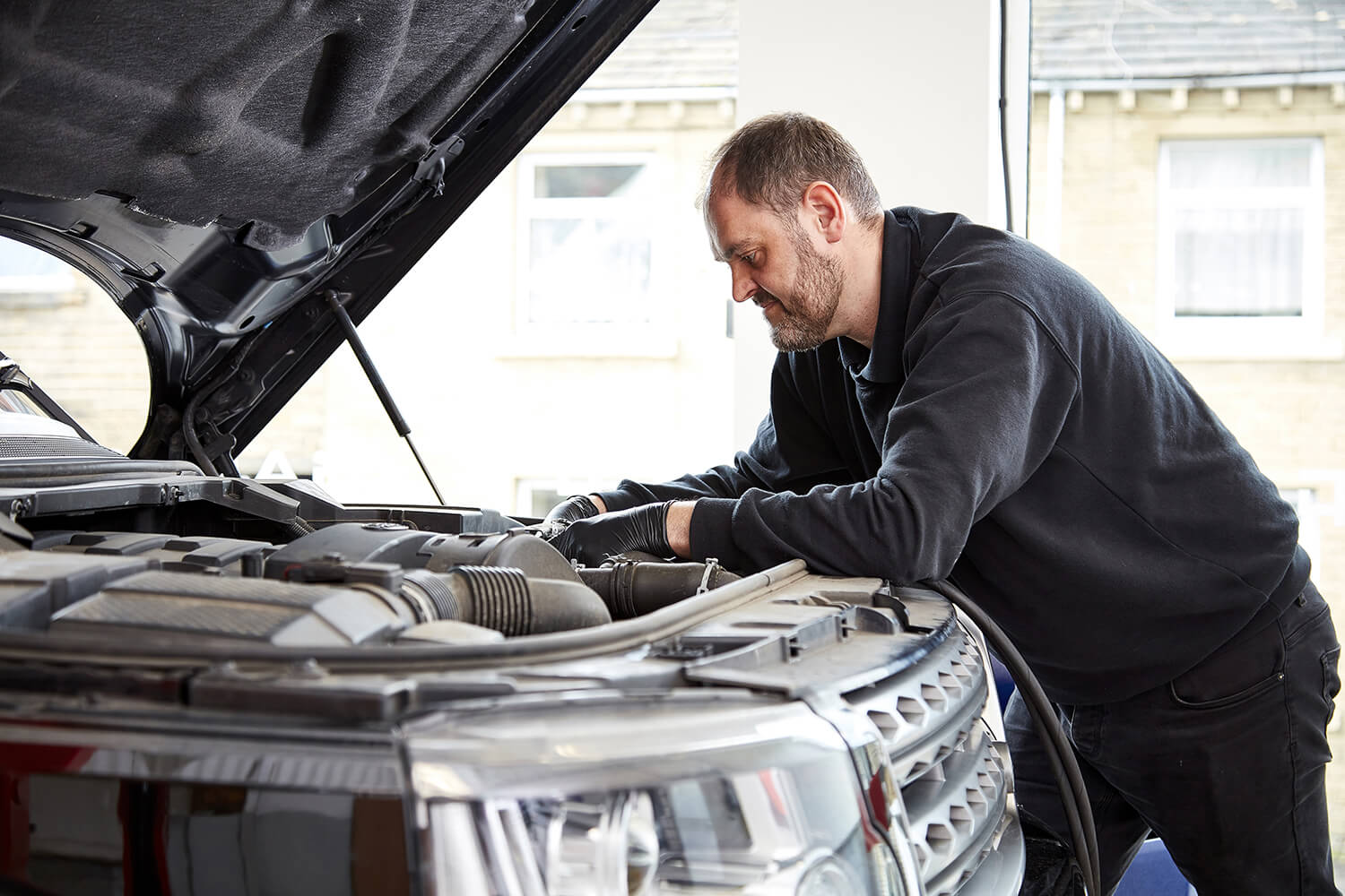 Homepage | Parkside Garages | Land Rover & Jaguar Specialist